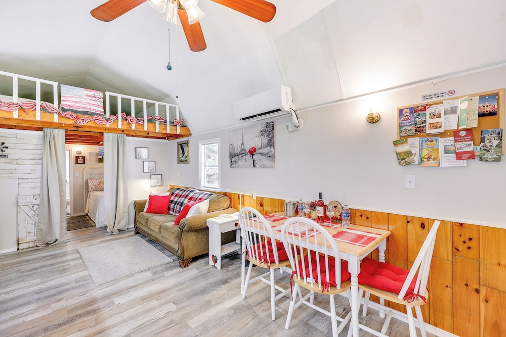 Paris Vacation Rental ~ 22 Mi To Mount Magazine! - Arkansas