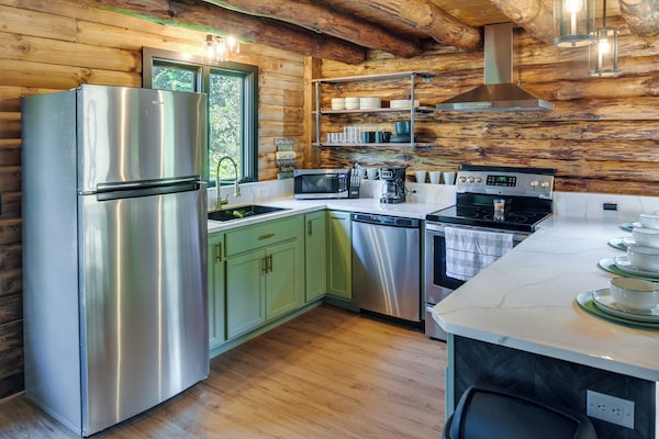 Fairhaven Harbor-front Gem - Steps From The Water! - New Bedford, MA