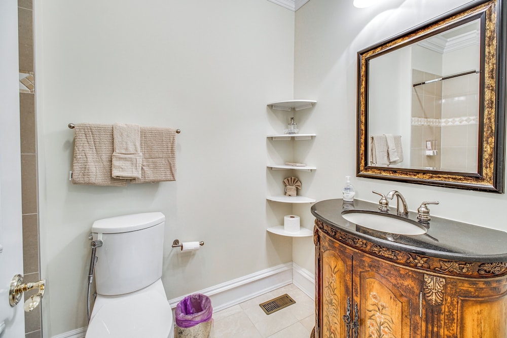 Guest House In Private Villa ~ 23 Mi To Washington - Fairfax, VA