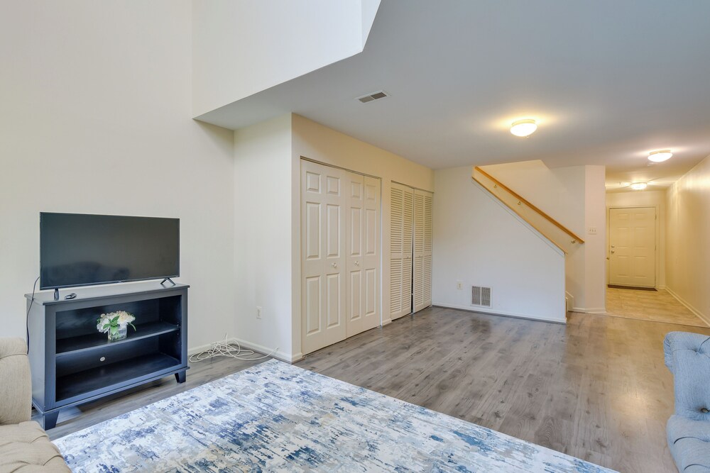 Owings Mills Townhouse: 8 Mi To Liberty Reservoir! - Owings Mills, MD