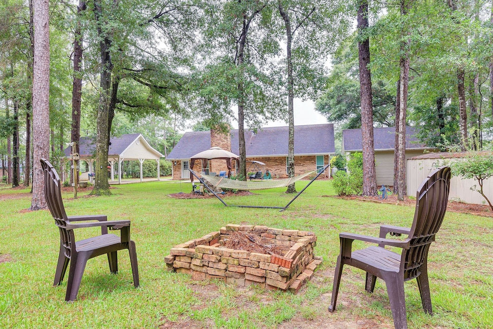 Dog-friendly Alabama Retreat W/ Patio & Fire Pit! - Alabama