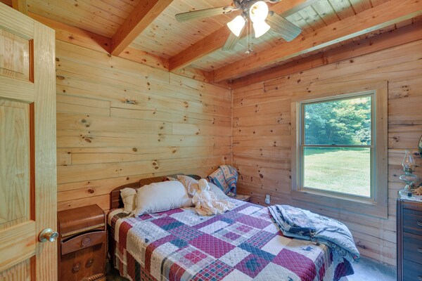 Serene Valley Bend Cabin Rental: 7 Private Acres! - Kumbrabow State Forest, Huttonsville