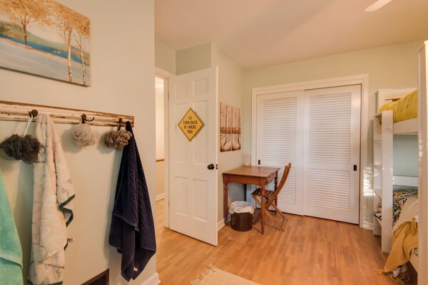 Charming Villisca Getaway W/ Screened Porch! - Viking Lake State Park, Stanton
