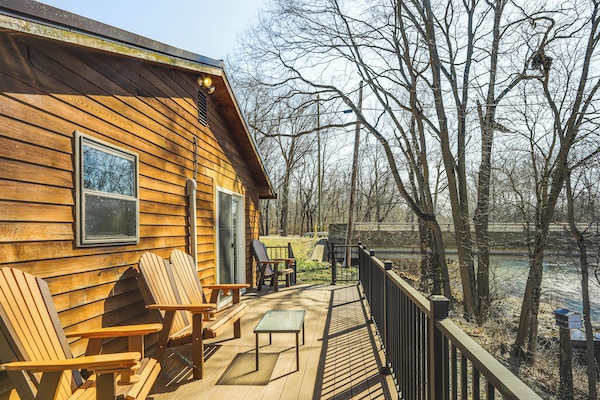 Riverfront Covington Cabin W/ Deck & Fire Pit! - Laura