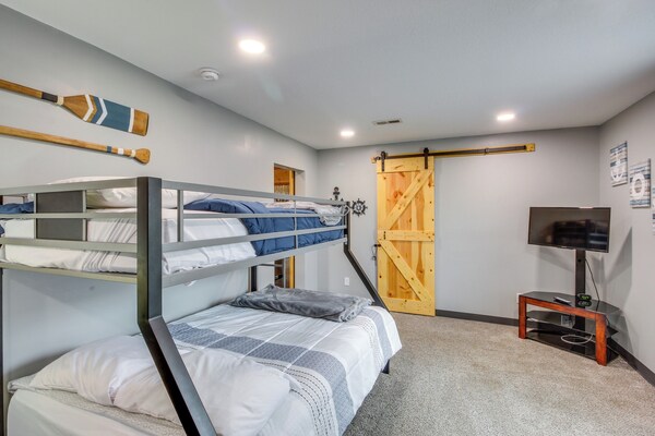 Spacious Ozawkie Home - Near Lake Perry! - Perry Lake, KS