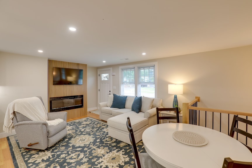 3 Mi To Minute Man Nhp: 'Summer St Retreat' + Deck - バーリントン, MA