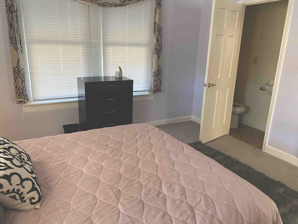 Downtown Pittsboro Glamtastic - Pittsboro | Vrbo