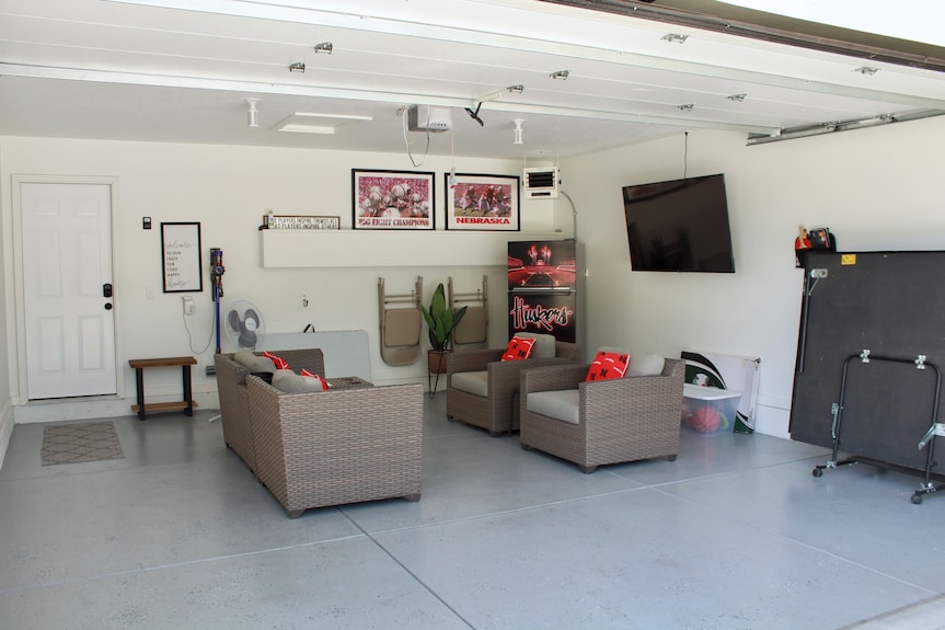 Husker Getaway\n - Lincoln, NE