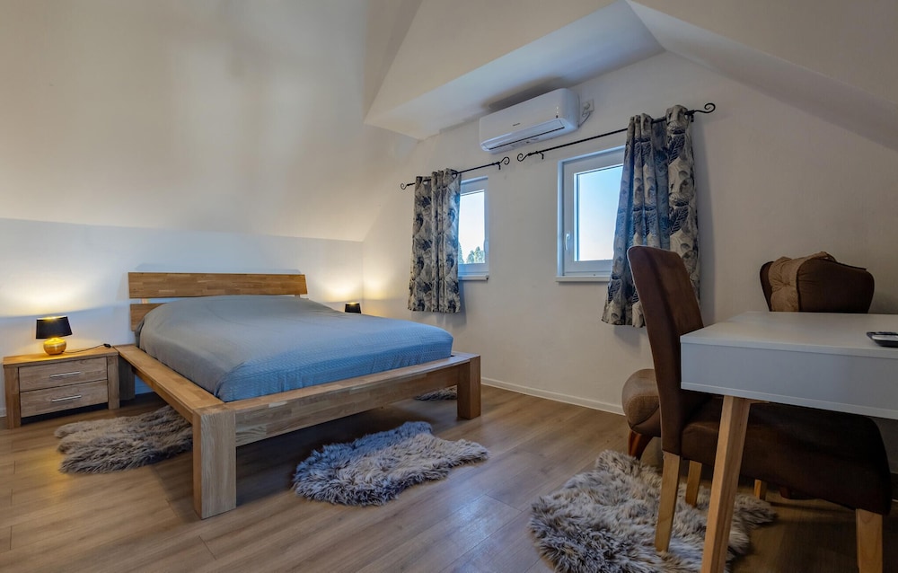 2 Bedroom Nice Home In Aljmas - Croatia