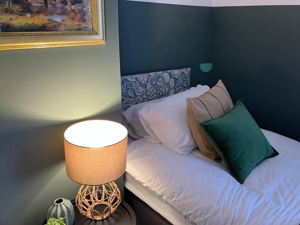 Rose Cottage - 5 Person, City Centre With Parking - Escocia