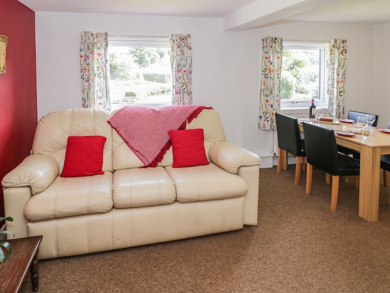 3 Oaks Lodge, Pet Friendly, With Open Fire In Pulverbatch - Shropshire