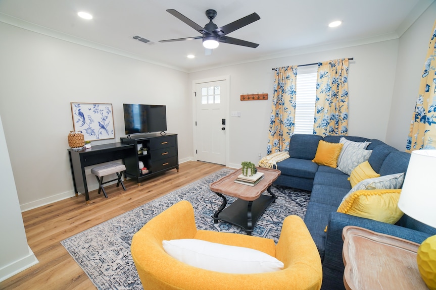 Cottage Row: Leontyne - Laurel, MS