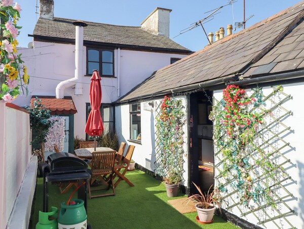 The Funky Flat - North Wales