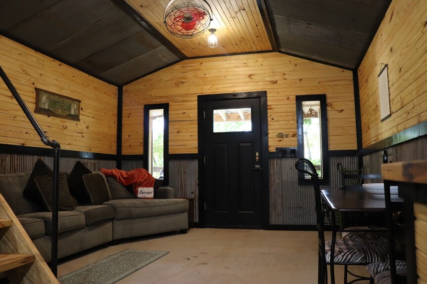 Wren's Nest Cabin - Missouri