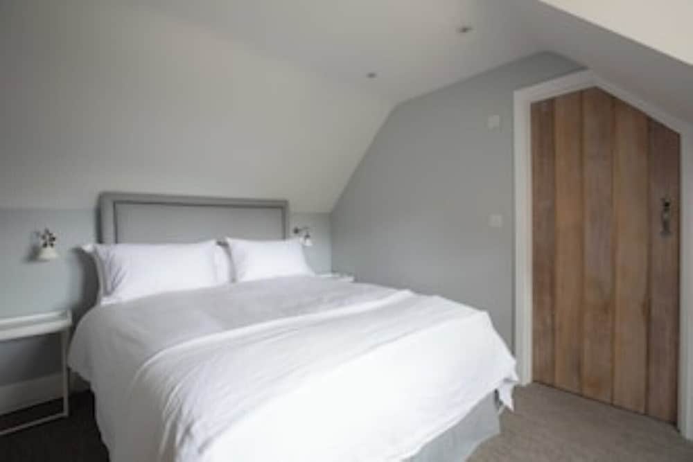 Cotswold Countryside Escape With Natural Swimming Pool, Gym, Sleeps 14 Guests - Warwickshire