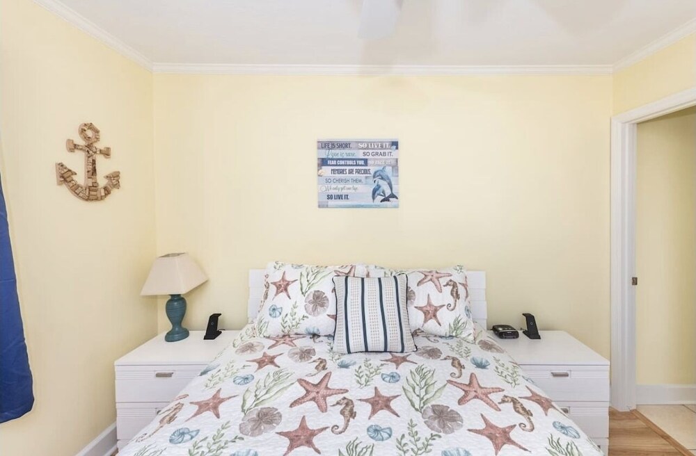 Dolphin Kisses @ Beach Harbor Condos. "B Bldg" - New In 2024. Linens Included! - Carolina Beach, NC