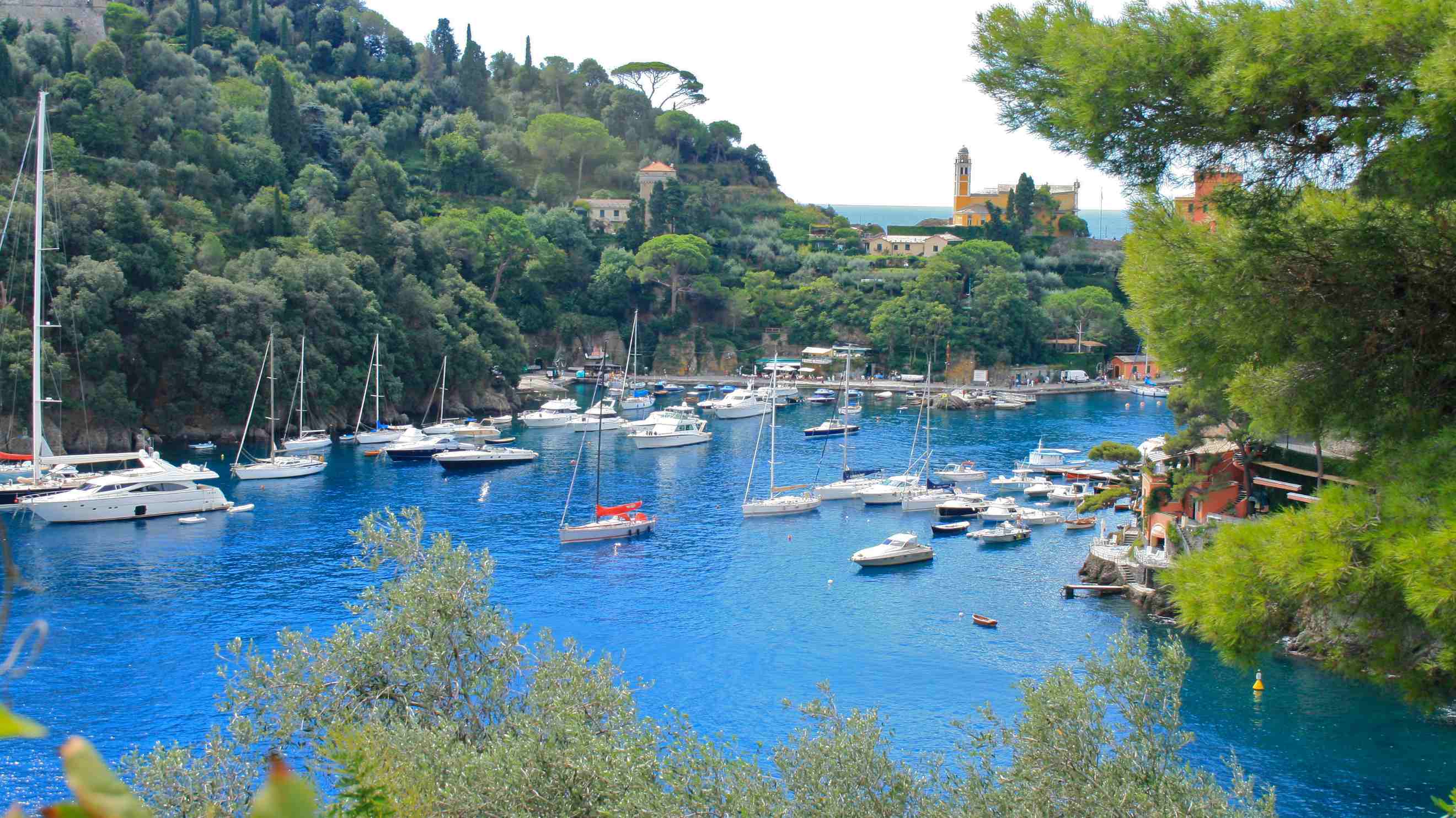 £18- Cheap Flights to Genoa | Book tickets to Genoa | Expedia.co.uk