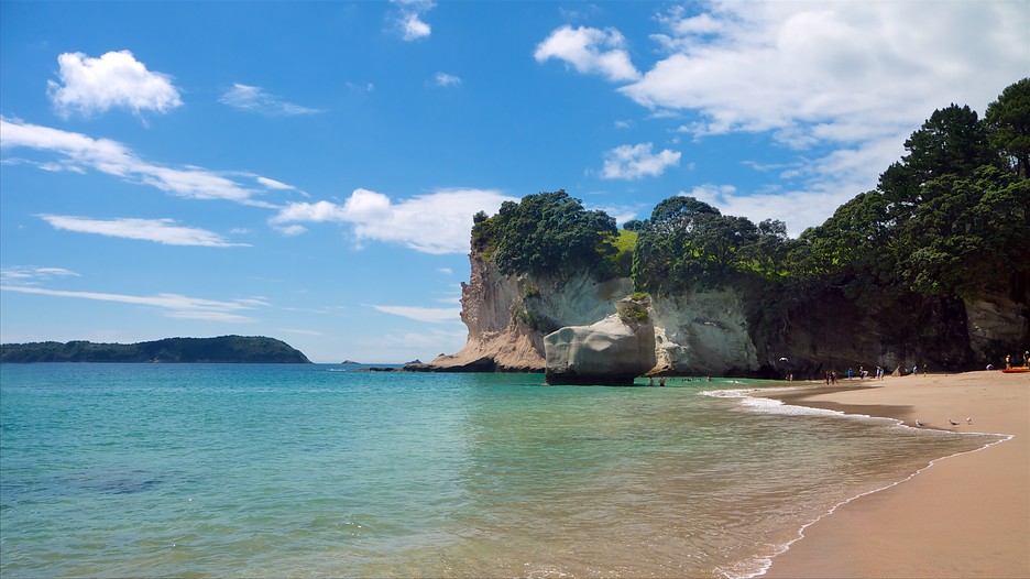 Cathedral Cove in Coromandel, | Expedia