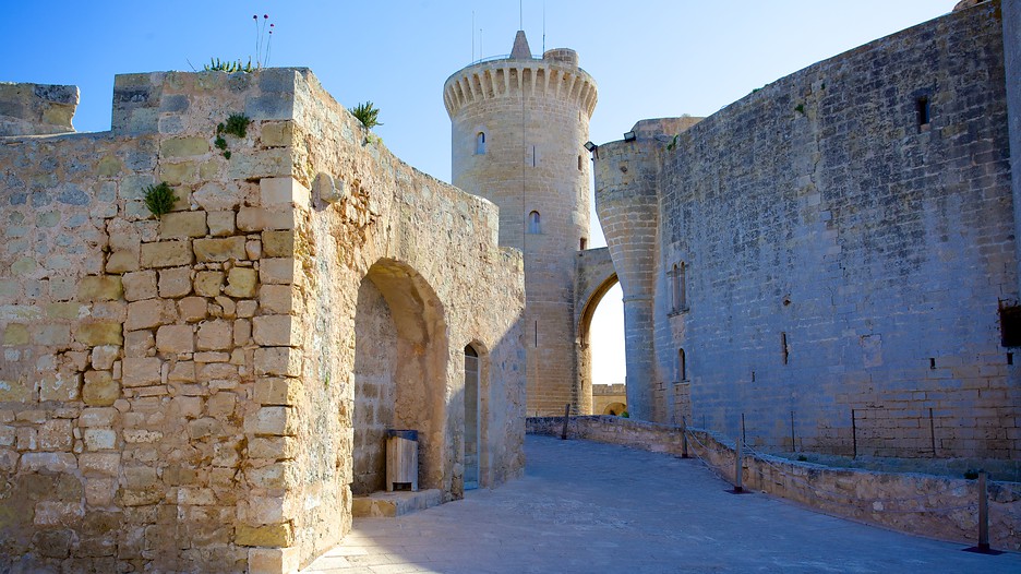 Bellver Castle in Palma de Mallorca, | Expedia