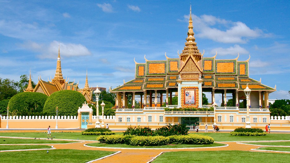 Royal Palace In Phnom Penh Expedia Royal Palace In Phnom Penh Expedia