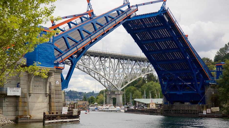 Fremont Bridge in Seattle, Washington | Expedia