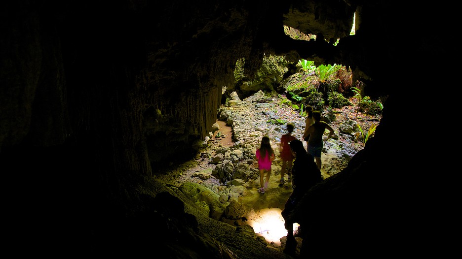 Anatakitaki Cave in Atiu, | Expedia