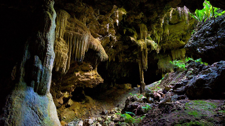 Anatakitaki Cave in Atiu, | Expedia