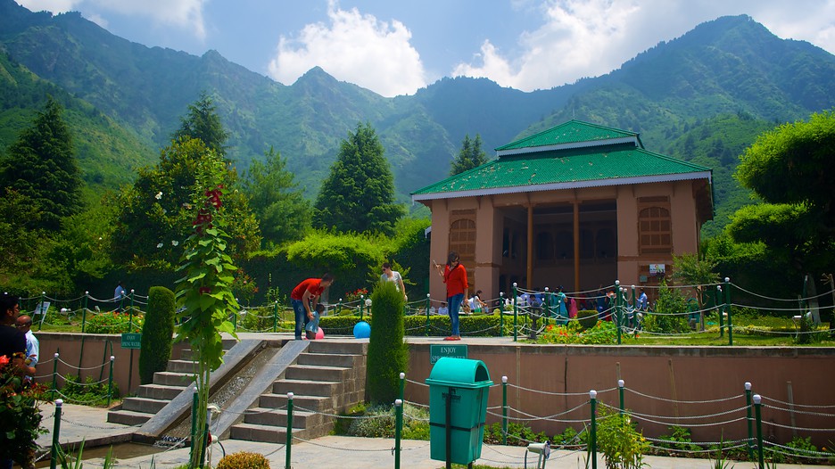 Chashma Shahi Garden - Srinagar ｜Expedia.co.in