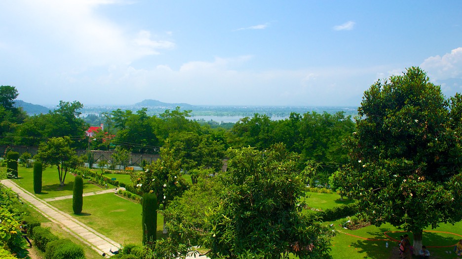 Chashma Shahi Garden - Srinagar ｜Expedia.co.in