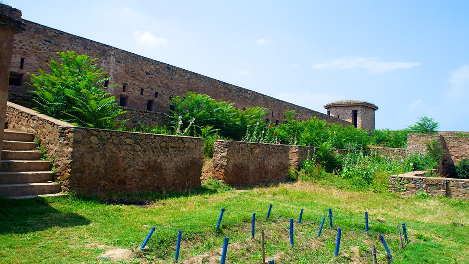 Hari Parbat Fort in Srinagar, | Expedia