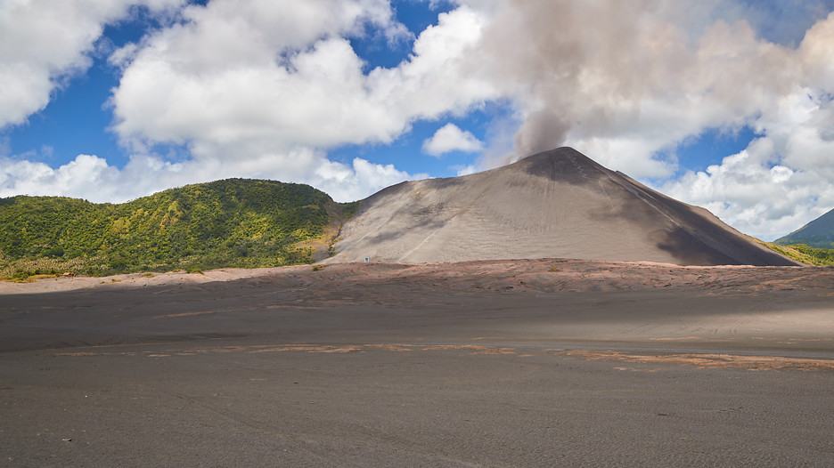 Mt. Yasur in Tanna Island, | Expedia