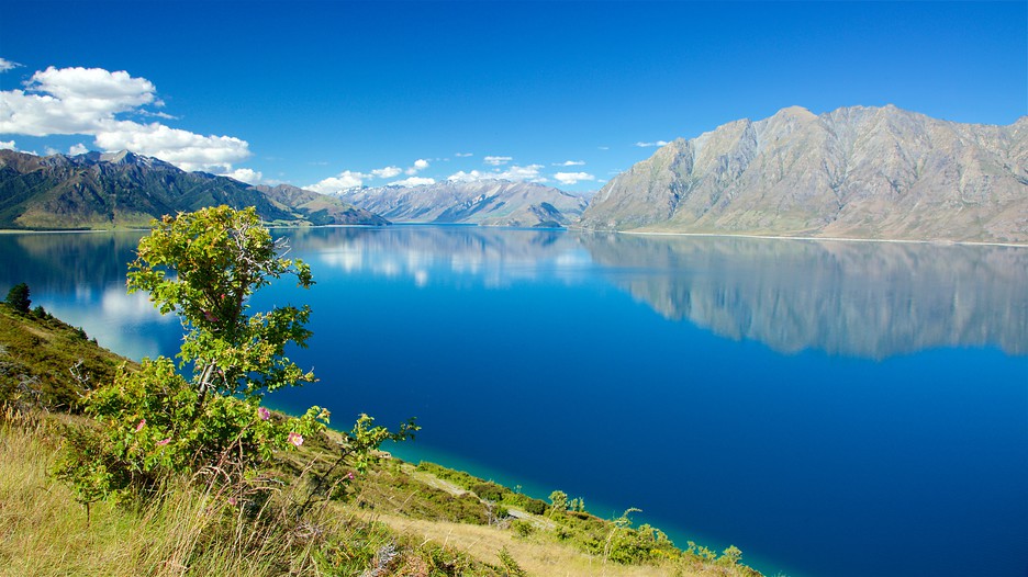 Lake Hawea - Wanaka, Attraction | Expedia.com.au