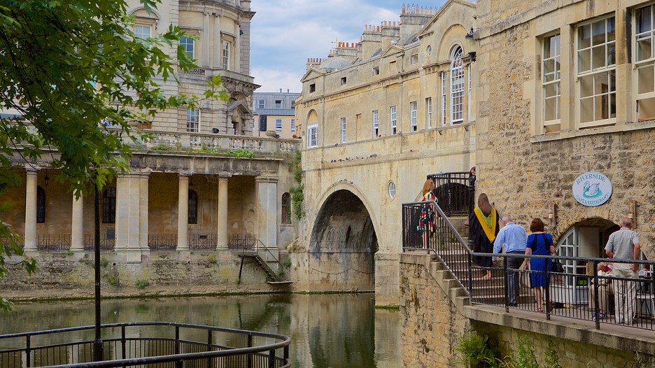 Pulteney Bridge in Bath, England | Expedia