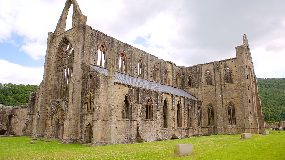 Tintern Abbey in Chepstow | Expedia.co.uk