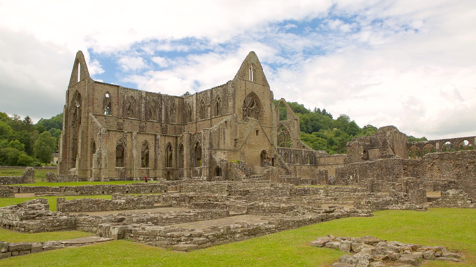 Tintern Abbey in Chepstow | Expedia.co.uk