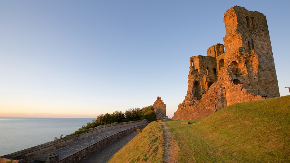 Scarborough Castle - Scarborough, England Attraction | Expedia.co.nz