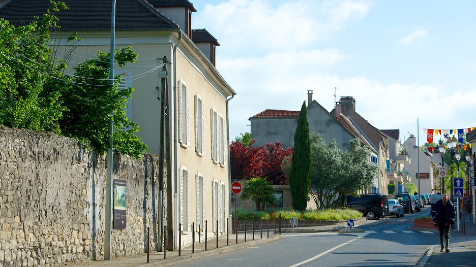 Roissy-en-France Vacations 2017: Package & Save up to $603 | Cheap ...