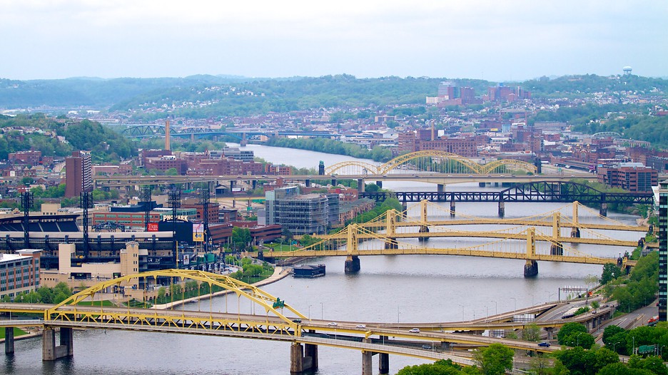 Roberto Clemente Bridge in Pittsburgh, Pennsylvania | Expedia