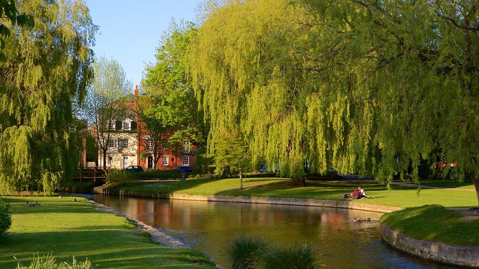 Wiltshire Holidays - Book Cheap Holidays to Wiltshire and Wiltshire ...