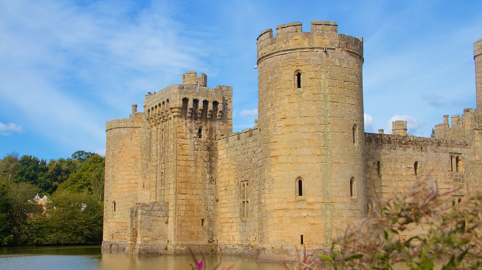 Bodiam Castle in Brighton, England | Expedia.ca