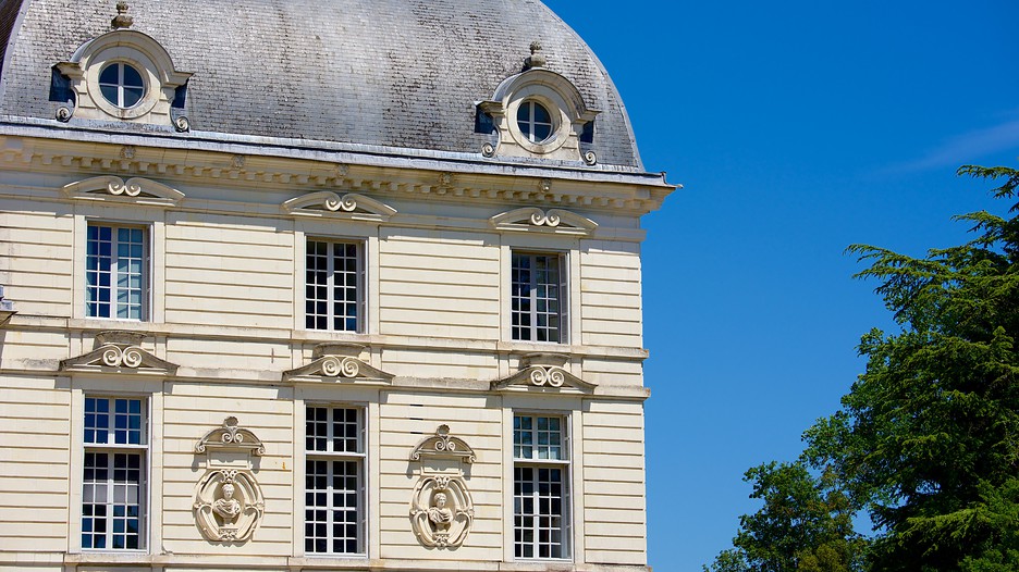 Chateau de Cheverny in Cheverny, | Expedia