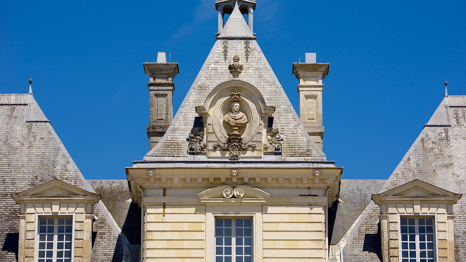 Chateau de Cheverny in Cheverny, | Expedia