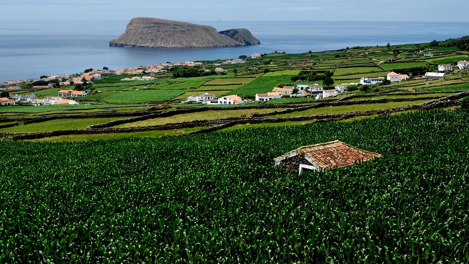 Azores Vacations 2017: Explore Cheap Vacation Packages | Expedia