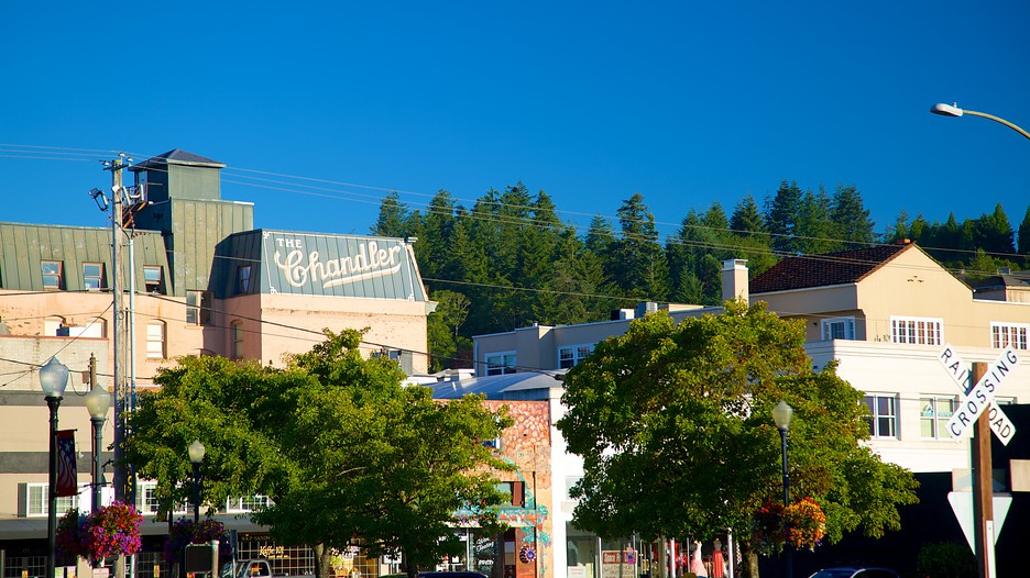 Coos Bay Vacations 2017: Package & Save up to $603 | Expedia