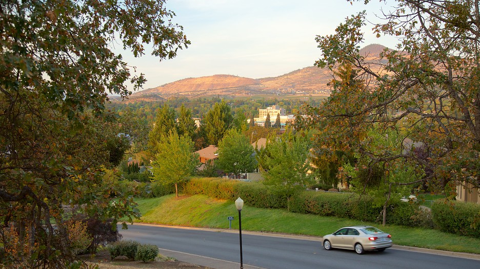 Medford Vacations 2017: Package & Save up to $603 | Expedia