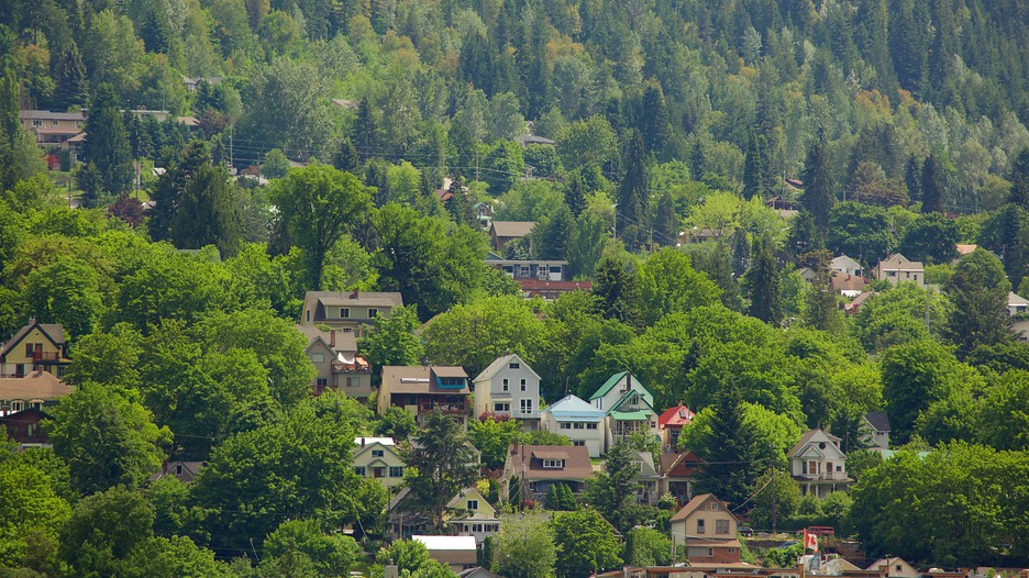 Castlegar Vacations 2017: Package & Save up to $603 | Expedia