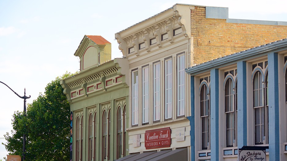 Hutto Vacations 2017: Package & Save up to $603 | Expedia