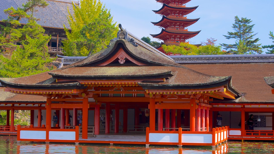 Itsukushima Shrine in Hatsukaichi, | Expedia