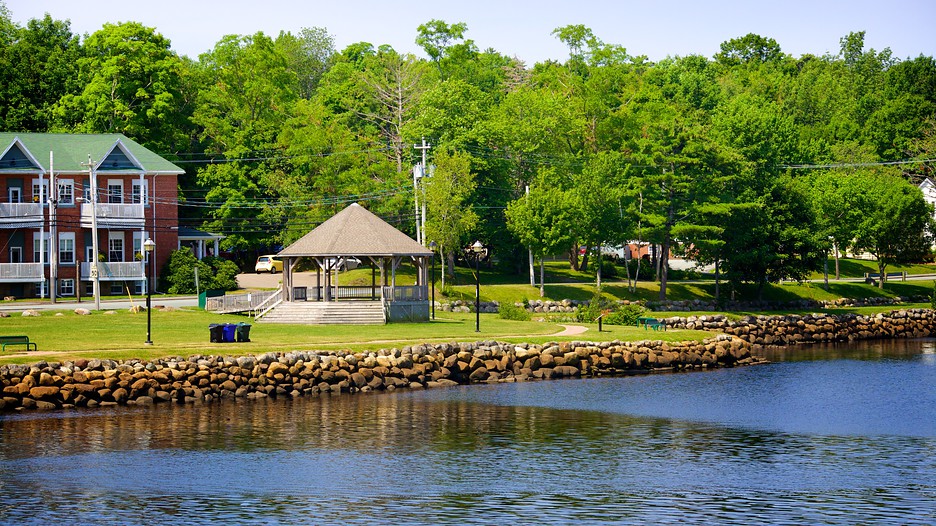 The Best Bridgewater Vacation Packages 2017: Save Up to $C590 on our ...