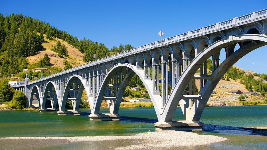 Patterson Bridge in Gold Beach, Oregon | Expedia